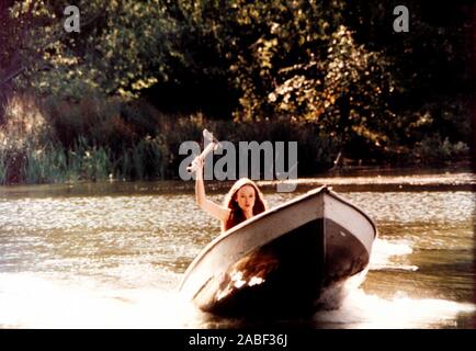 I SPIT ON YOUR GRAVE, (aka DAY OF THE WOMAN), from left: Camille Keaton ...