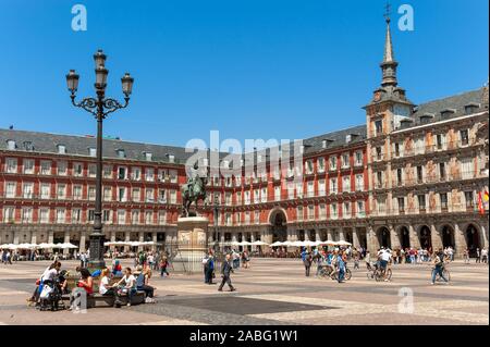 Madrid, Famous Plaza Mayor in Historic part of the city Stock Photo - Alamy