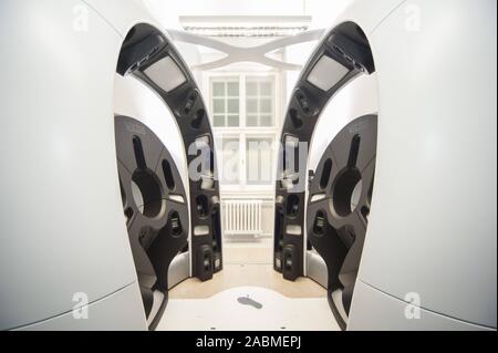 Presentation of Germany's first 3D full-body scanner in the Department ...