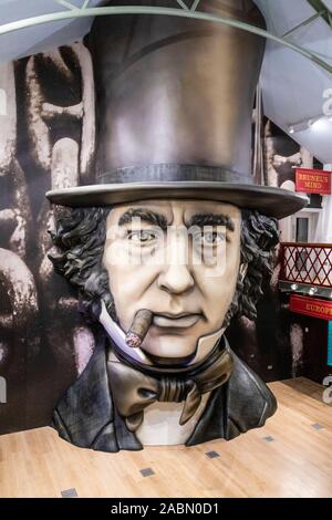 Statue of Isambard Kingdom Brunel, Bristol UK Stock Photo - Alamy