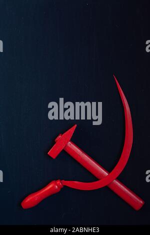 fist revolution symbol with hammer Stock Photo - Alamy