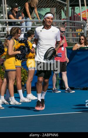 A shirtless Gavin Rossdale playing tennis in Beverly Hills Los Angeles ...