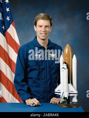 Official portrait of Capt. Richard A. Searfoss, U.S. Air Force ca. 1990 ...