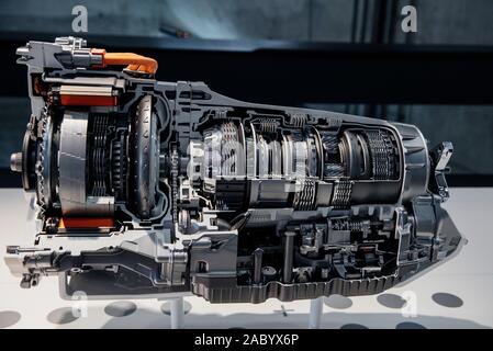 Side view cross section of automatic transmission gearbox Stock Photo ...