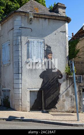 Large mural street art painting of Billy Bonds and Trevor Brooking in ...