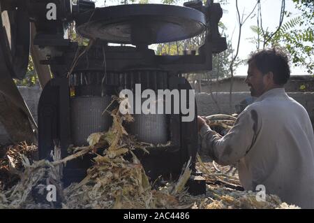Peshawar, Pakistan. 30th Nov, 2019. View of making traditional sweet ...