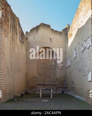 Apsidal room (Aula Absidata) in Palaestra in ancient Ercolano ...