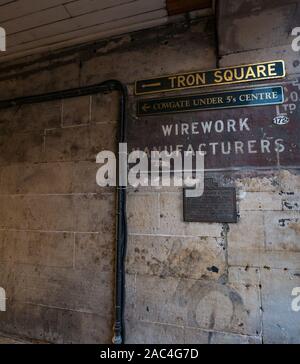 Entrance to alley, Old Assembly Close & Tron Square, Royal Mile ...
