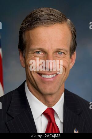 United States Senator John Thune (Republican of South Dakota), center ...