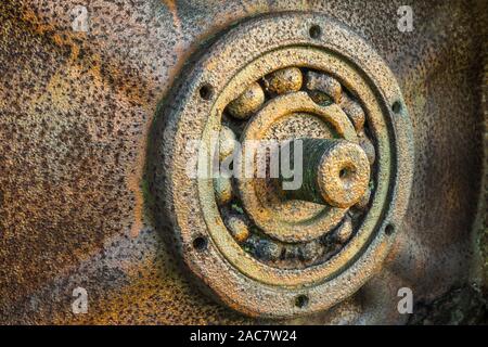 Rusty roller bearing in a wheel hub Stock Photo - Alamy