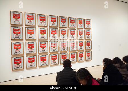 Campbell's Soup Cans (1962) by Andy Warhol in Museum of Modern Art ...