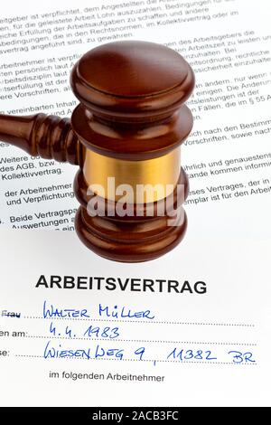 Employment contract in German language Stock Photo - Alamy