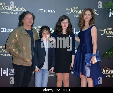 Amy Brenneman and husband Brad Silberling Premiere of 'Land of the Lost ...