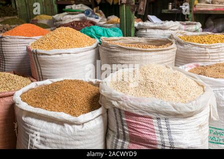 Shola Market, Addis Ababa, Ethiopia Stock Photo - Alamy