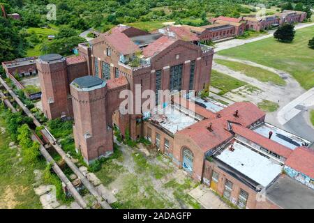 View of Abandoned portions of Pilgrim Psychiatric Center in Brentwood ...
