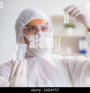 Lab assistant testing water quality Stock Photo - Alamy