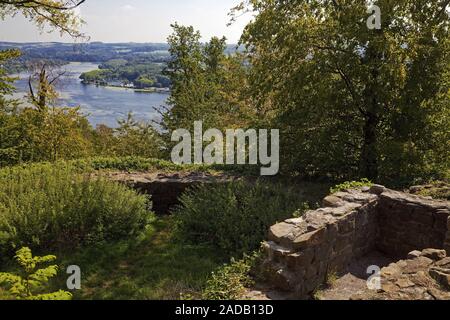 Neue Isenburg castle ruin with a view to lake Baldeney, Essen, Ruhr ...