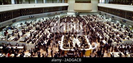 Tokyo Stock Exchange trading floor, Tokyo, Japan Stock Photo - Alamy