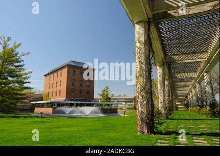 Cummins Inc. Headquarters, Columbus. Indiana. Architect Kevin Roche ...