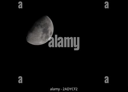 realistic half moon and starry night sky background with light effect ...