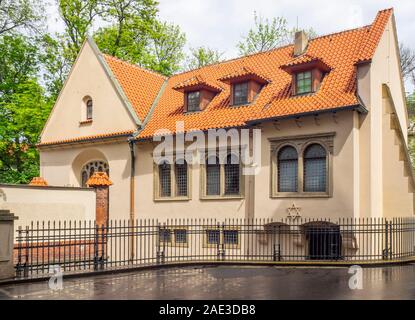 Pinkas Synagogue of Prague in Czech Republic Stock Photo - Alamy