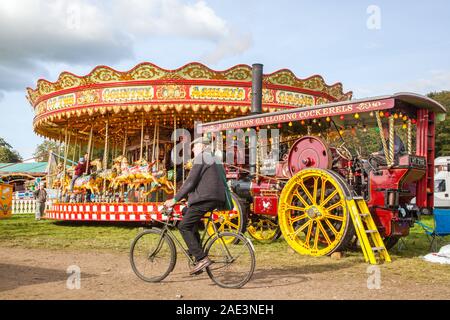 STEAM DRIVEN FAIRGROUND ROUNDABOUT Stock Photo - Alamy