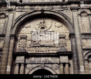 IGLESIA DE SAN FRANCISCO - DETALLE DE LA FACHADA BARROCA - ESTIPITE ...