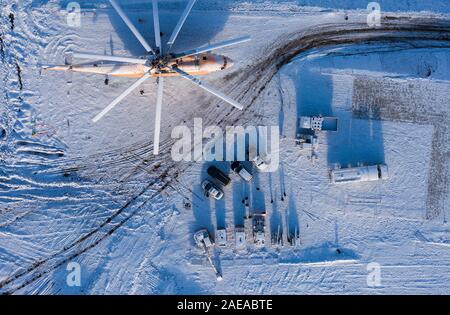 (191208) -- BUTUO, Dec. 8, 2019 (Xinhua) -- Mi-26 heavy transport ...