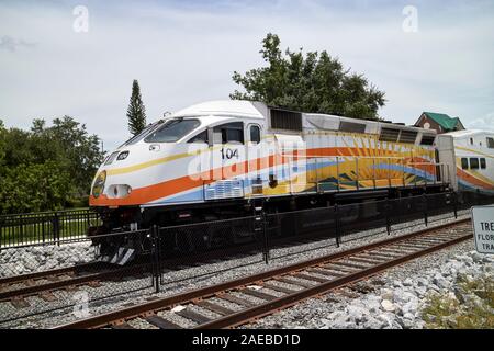 sunrail 104 mp32ph-q train at kissimmee station railway station ...