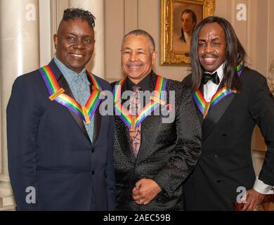 Earth, Wind & Fire members, from left, bassist Verdine White, Kahbran ...