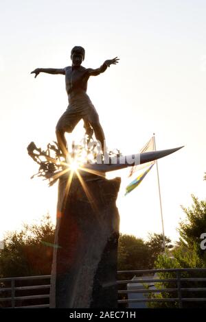Pictures of the statue nicknamed the Cardiff Kook in Carlsbad ...