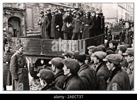 1941 WARSAW JEWS JEWISH GHETTO FORCED LABOUR Jewish forced labour, men ...