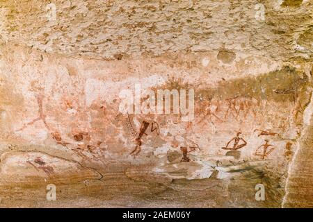 San rock art bushman painting Giant's Castle Main cave Ukhahlamba ...