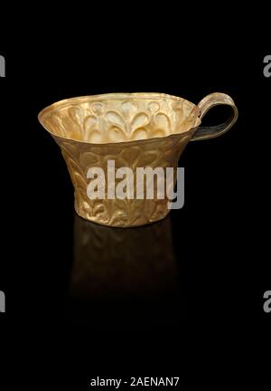 Mycenaean gold cup with horizontal grooves found buried in Grave IV ...