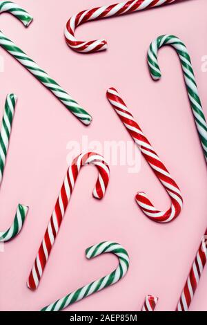 Simple candy canes seamless pattern on white for minimalist Christmas ...