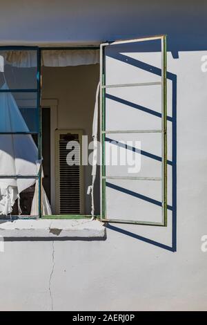 Window of a motor court cottage at Roy's Motel and Cafe along Route 66 ...