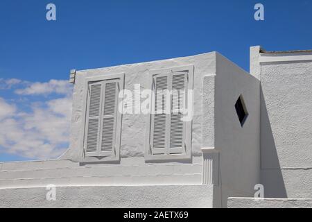 white house against the blue sky Stock Photo - Alamy