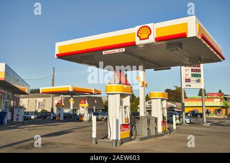 Shell plc logo on a petrol gas station sign Stock Photo - Alamy