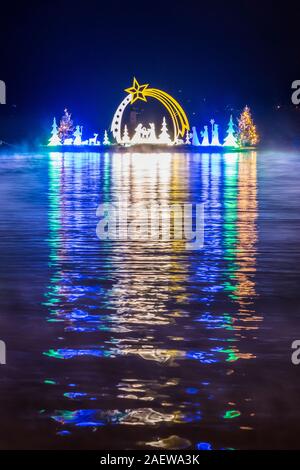 Velden am Woerthersee. Reflections on the water and Christmas ...