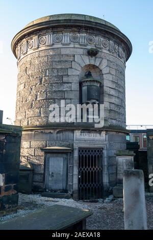 Tomb of David Hume and the monument to Scottish-Americans who fought in ...