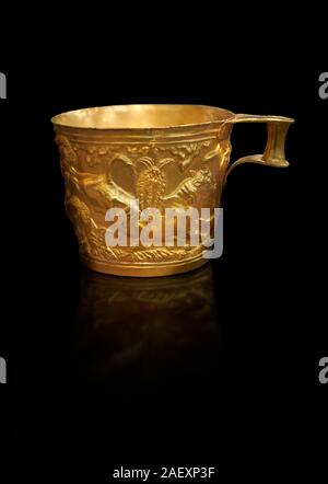Vapheio (Vaphio or Vafio) Mycenaean gold cup depicting a wild bull hunt ...