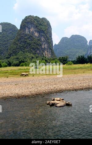 Guilin, the limestone mountains seen from the Li river Stock Photo - Alamy