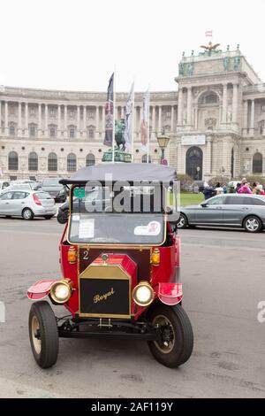 Car tour Vienna - reproduction vintage cars used for tourism, Vienna ...