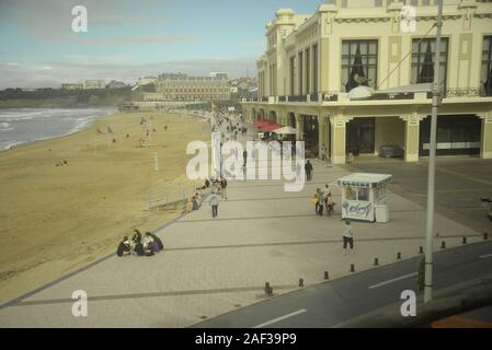 The afternoon promenade at Biarritz Stock Photo - Alamy