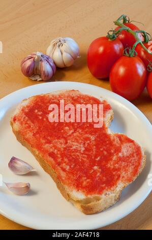 A typical serving of bread with tomato and garlic mayonnaise Stock ...