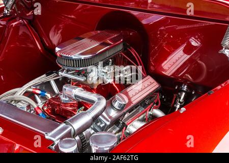 Show Car Engine Compartment 1957 Chevy Stock Photo - Alamy