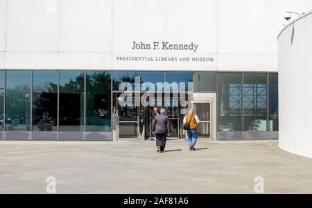 Entrance to the John F. Kennedy Presidential Library & Museum in Boston ...