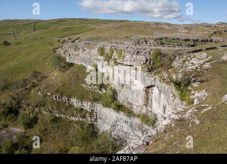 Malham Cove in Yorkshire Stock Photo - Alamy