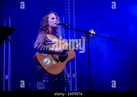 Singer songwriter Katherine Priddy, performance Stock Photo - Alamy