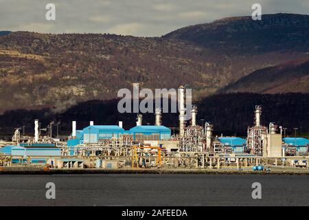The Norwegian Statoil-Hydro Oil Refinery at KÂrst¯, Rogaland Stock ...